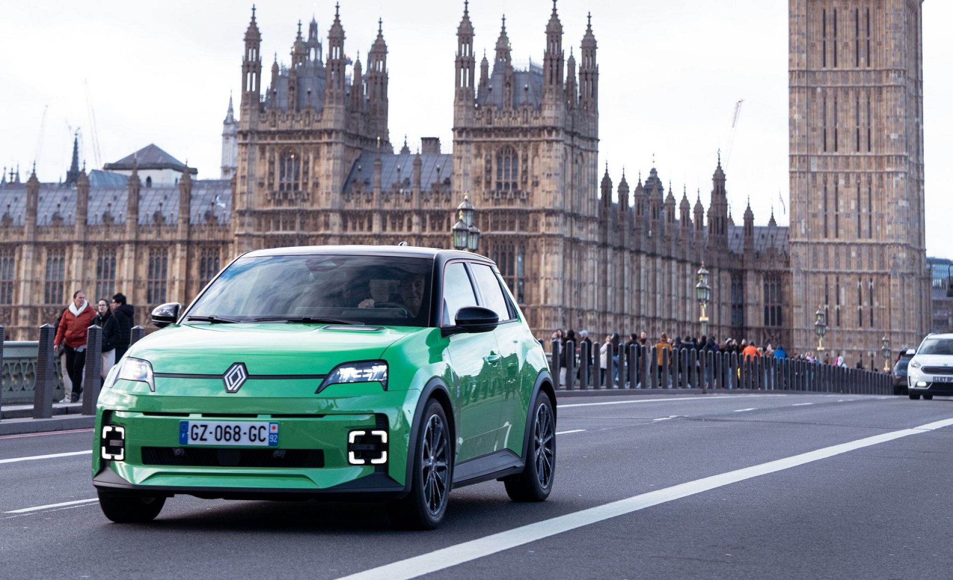 ¿Quiénes se benefician del declive de Tesla en Europa? Los compradores ...