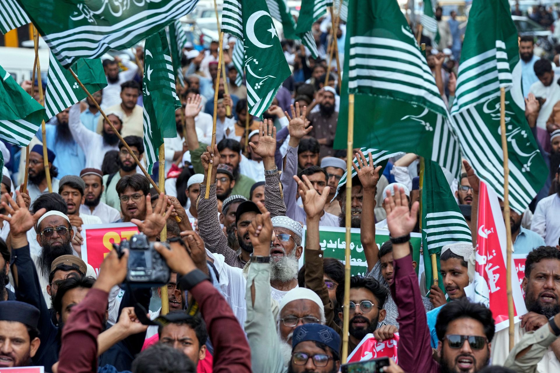 Inde-Pakistan : frontière fermée, visas suspendus suite à l'attentat au ...