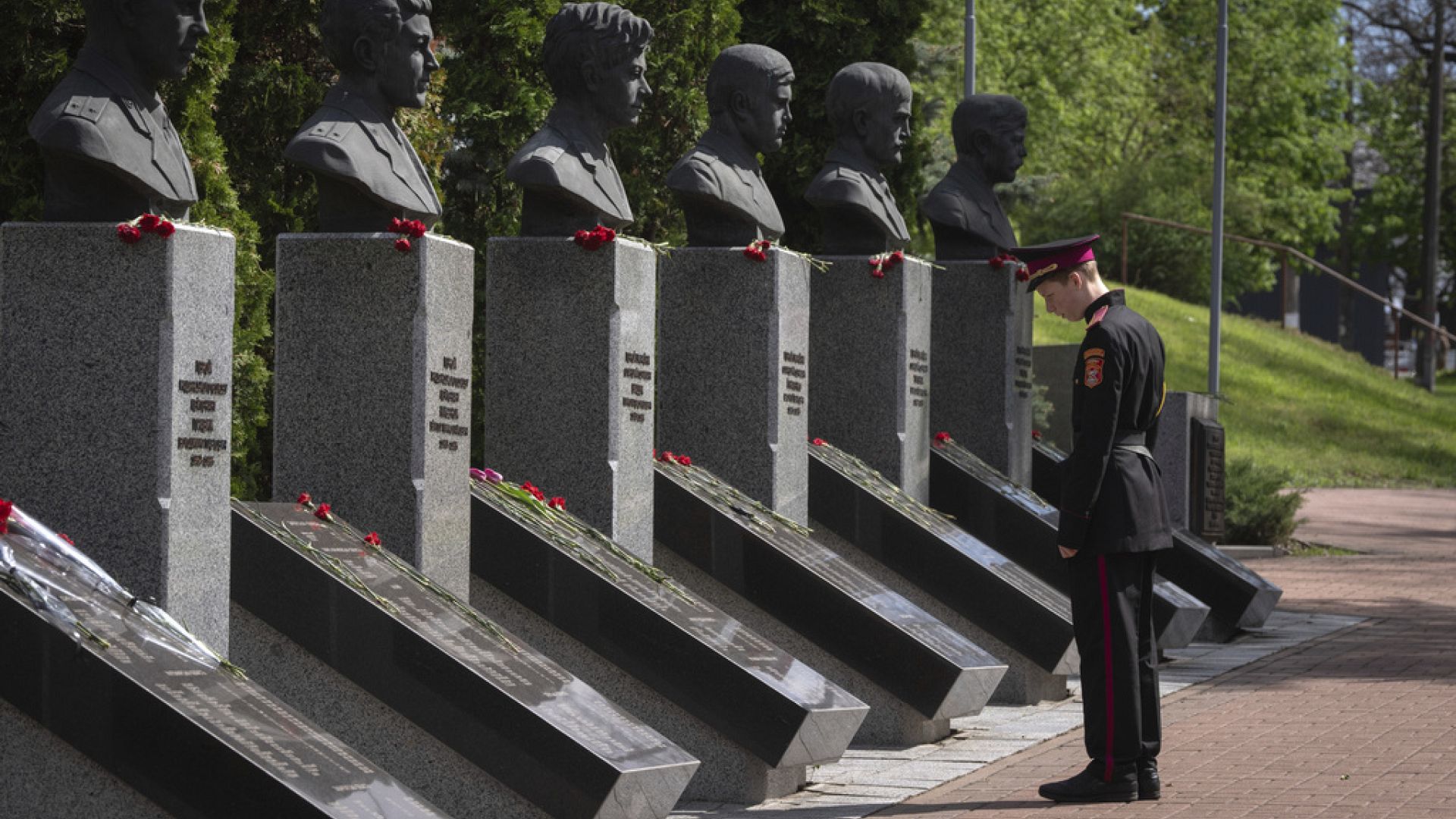 Ukrainians gather to mark the 39th anniversary of the Chernobyl ...