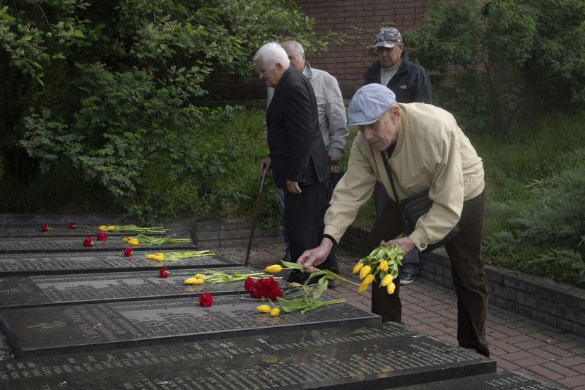 Ukrainians gather to mark the 39th anniversary of the Chernobyl ...