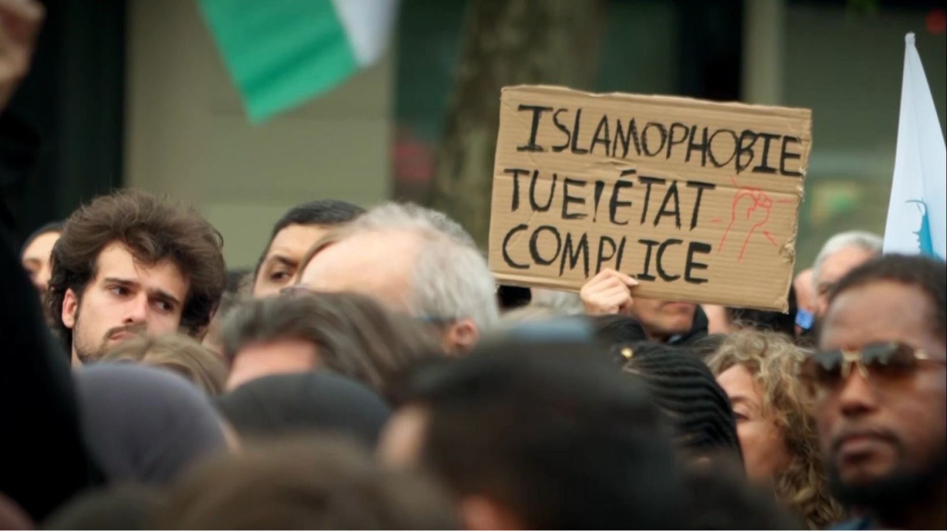 Hundreds gather in Paris to honour victim of fatal mosque attack - Newswav