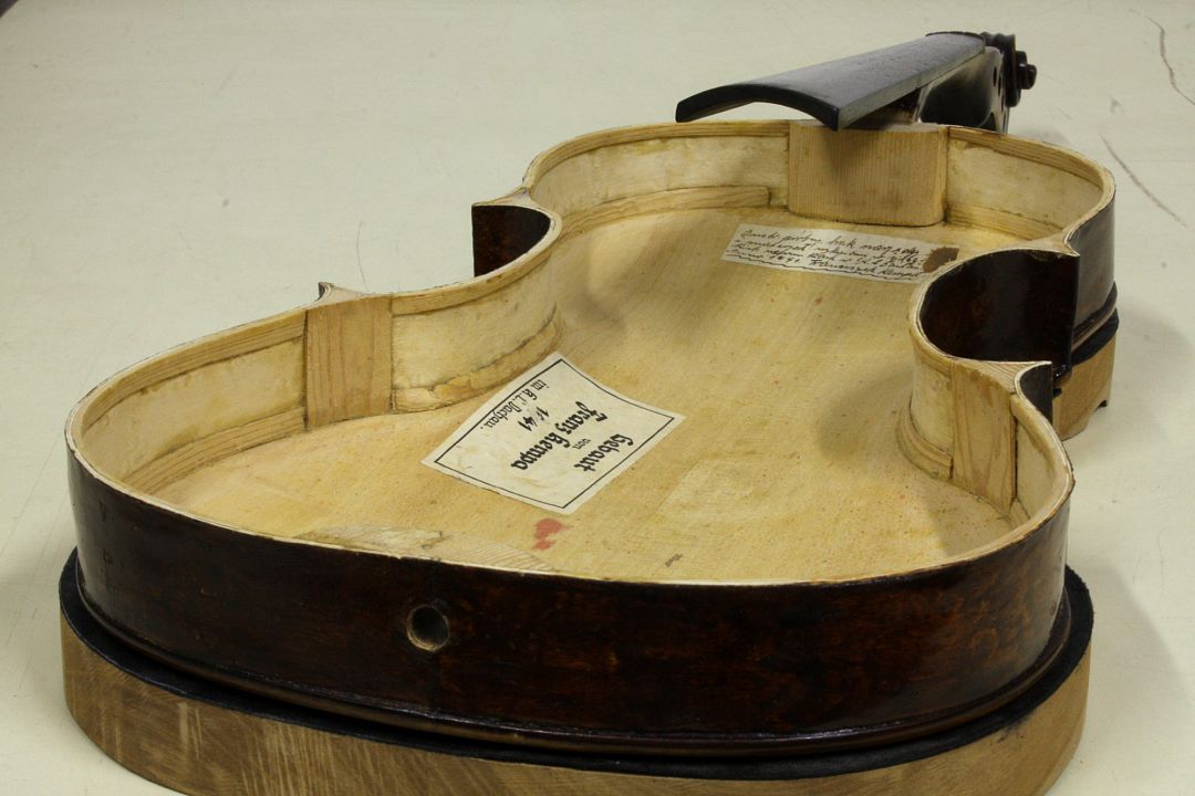 'Violin of hope': Secret note hidden in Dachau-built musical instrument ...