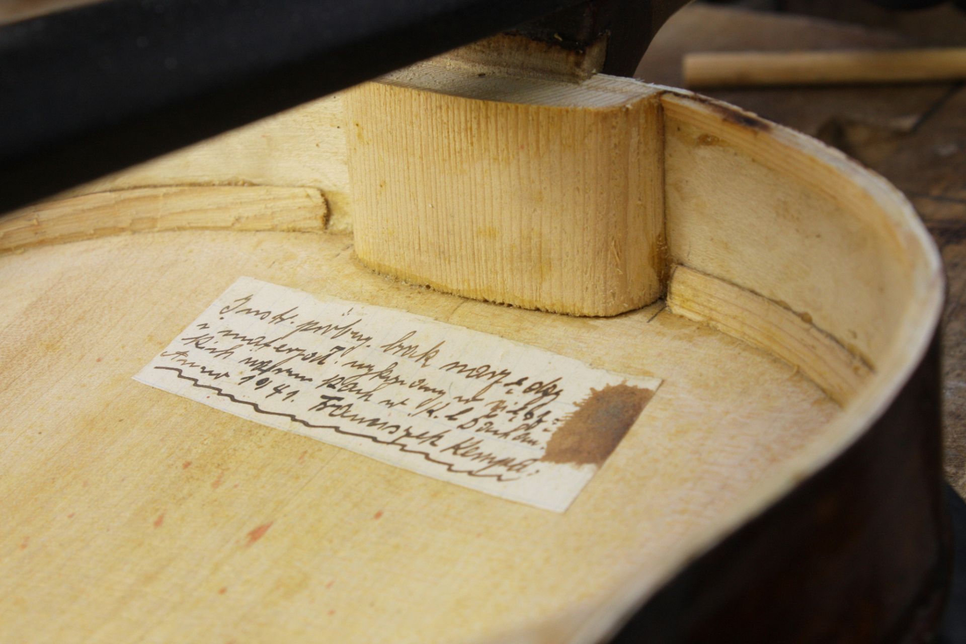 'Violin of hope': Secret note hidden in Dachau-built musical instrument ...