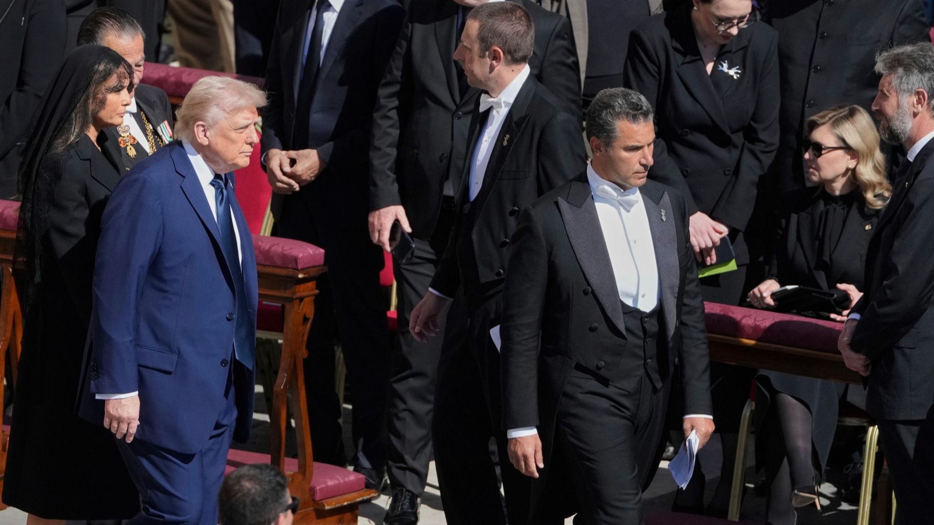 Funeral etiquette: Was Trump's blue suit a diplomatic and fashion ...