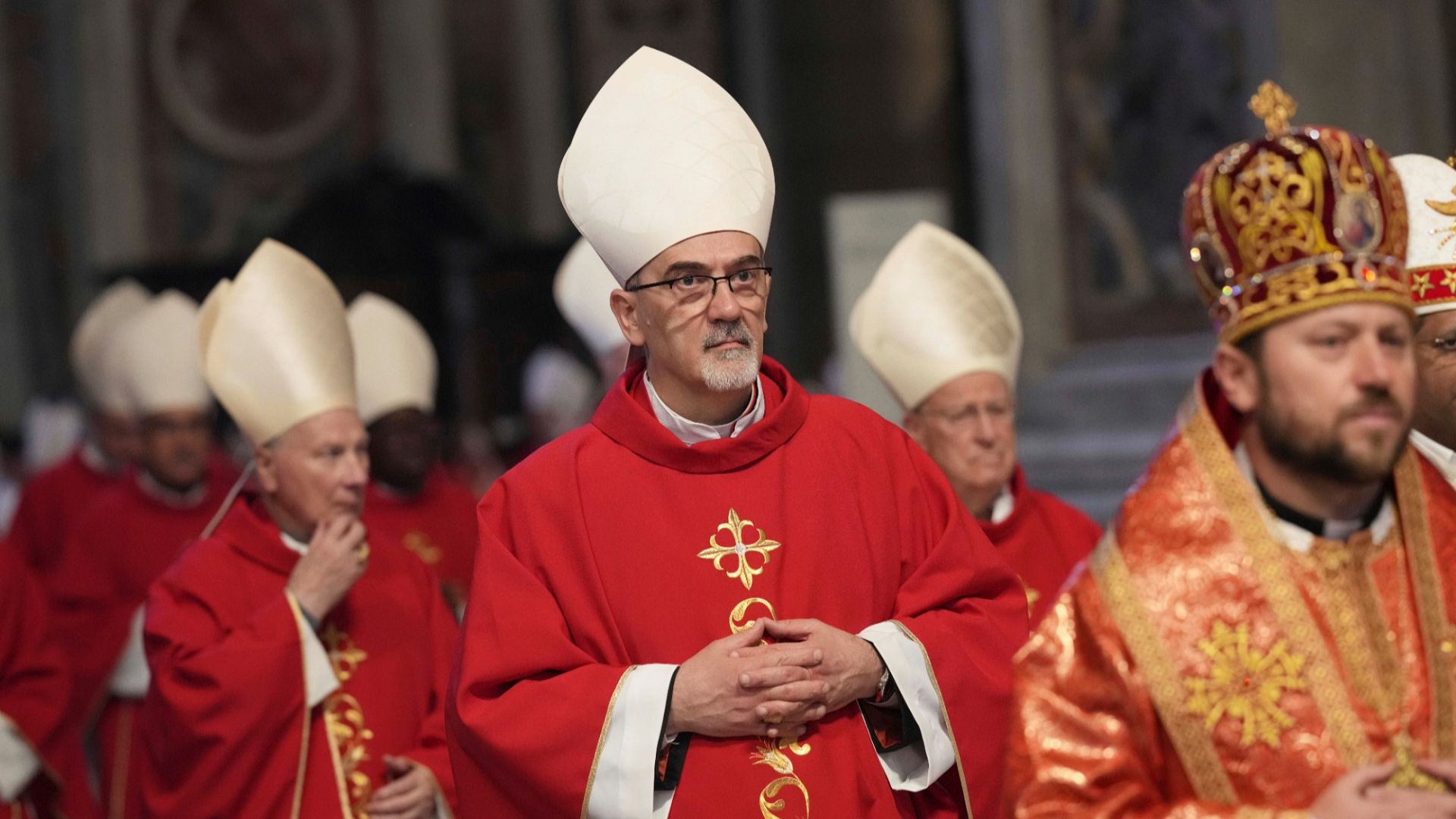 Qui sera le prochain pape ? Nous avons posé la question à des chatbots ...