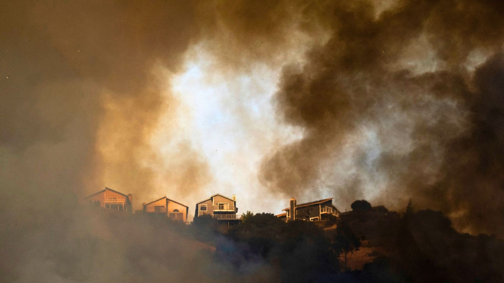 Wildfire smoke events contributed to around 15,000 US deaths over 15 ...