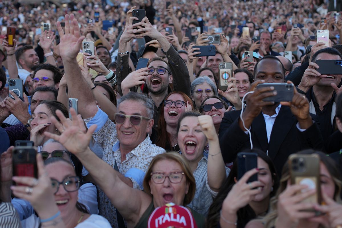 Who is Cardinal Robert Francis Prevost, elected Pope Leo XIV? | Euronews