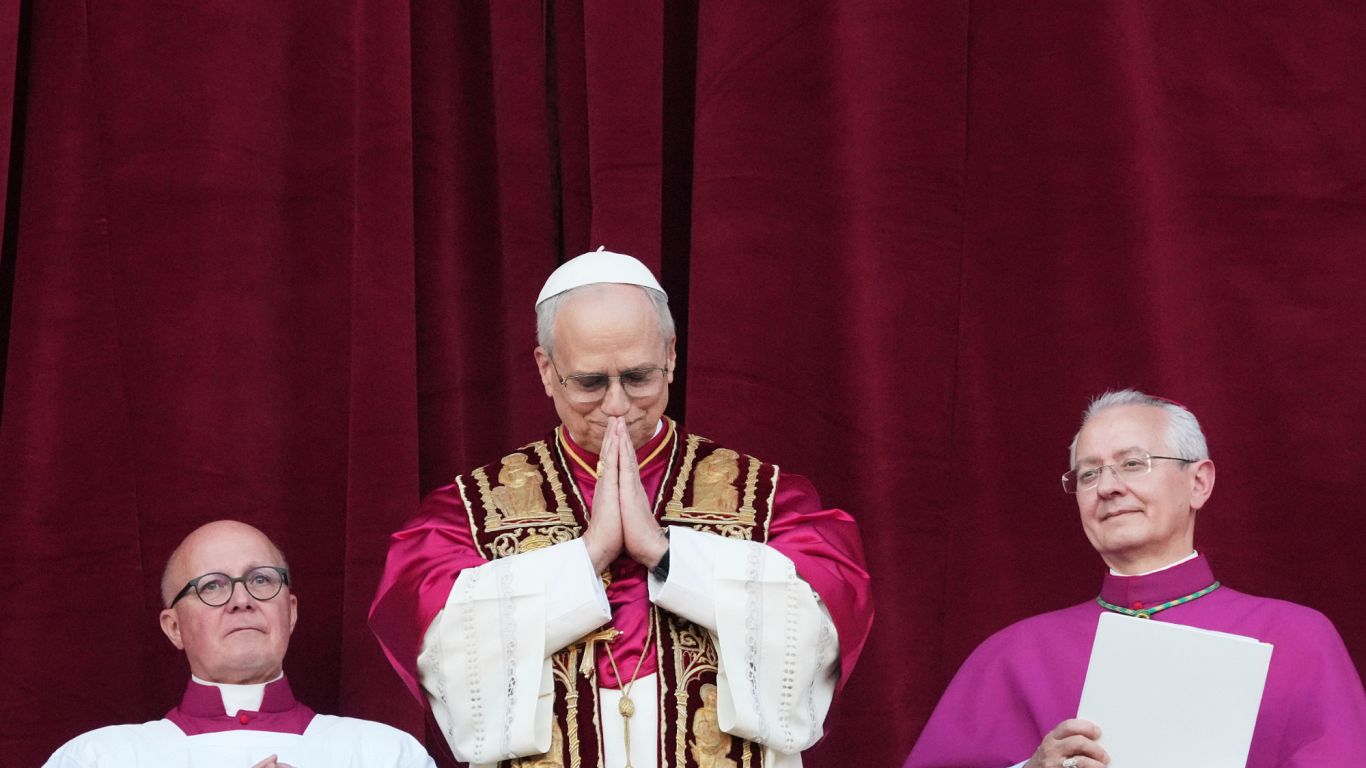 Who is Cardinal Robert Francis Prevost, elected Pope Leo XIV? | Euronews