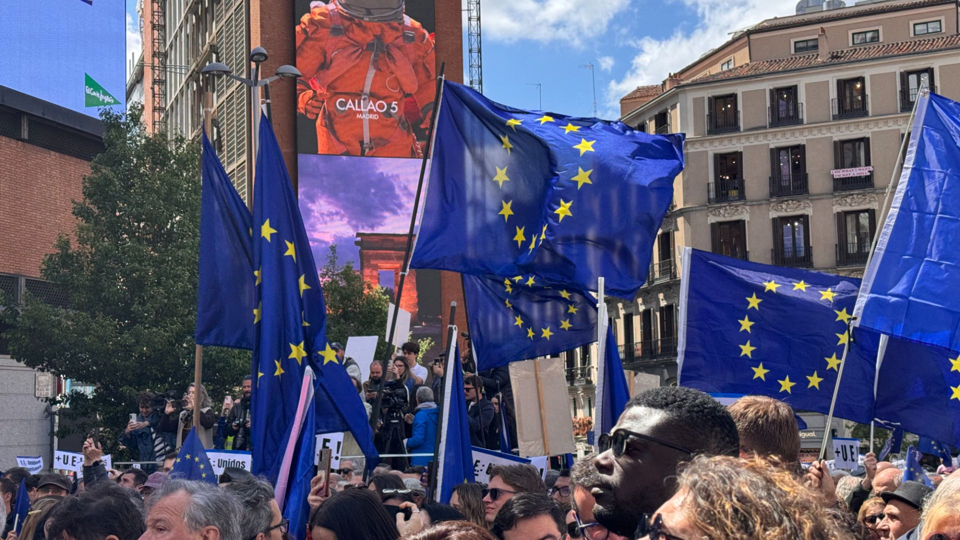 Spagna, a Madrid una manifestazione pro-Ue per chiedere più integrazione e difesa dei valori ...