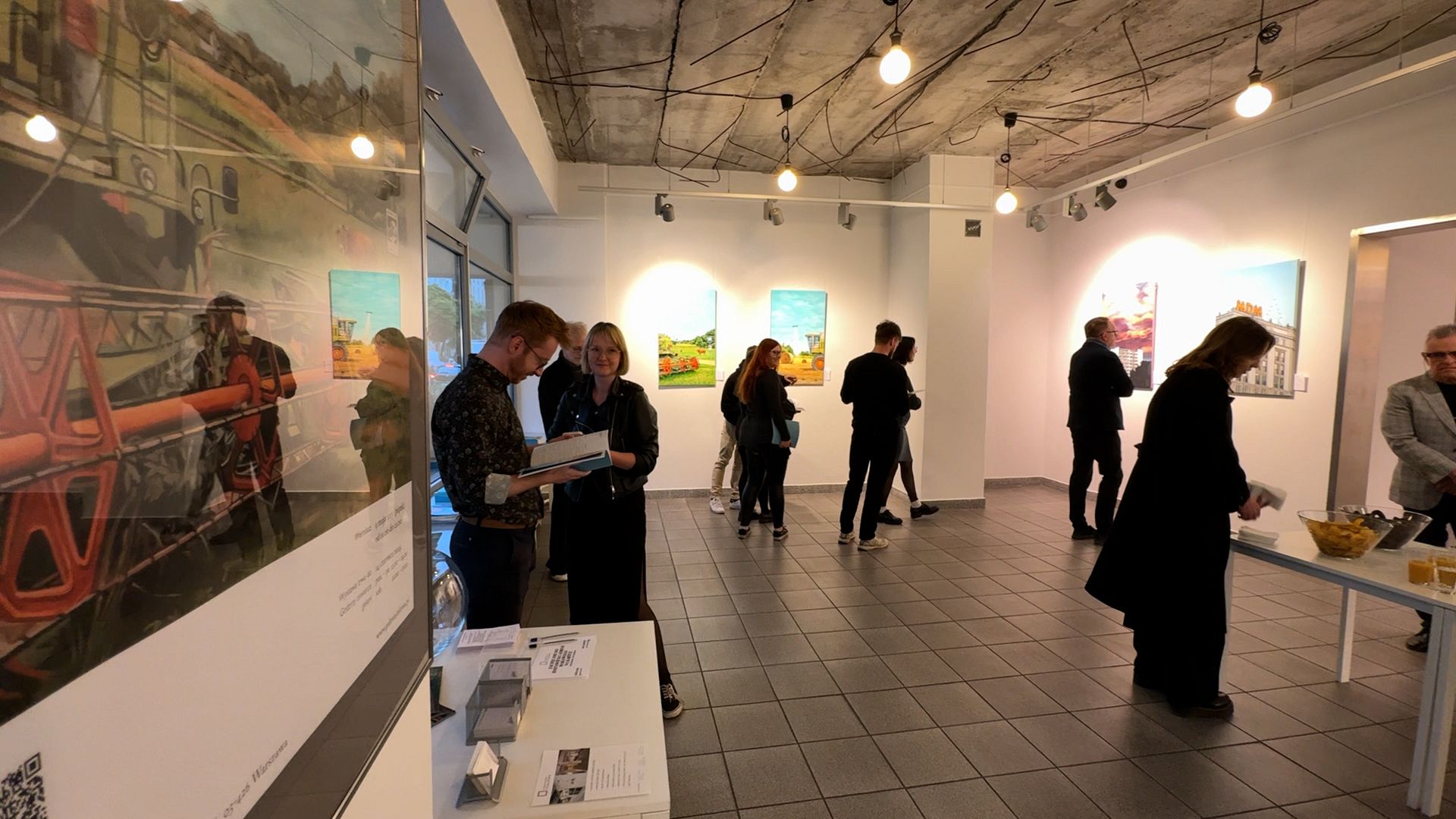 Kunst in Warschau: Ein Hund, Humor und etwas Beklemmung | Euronews