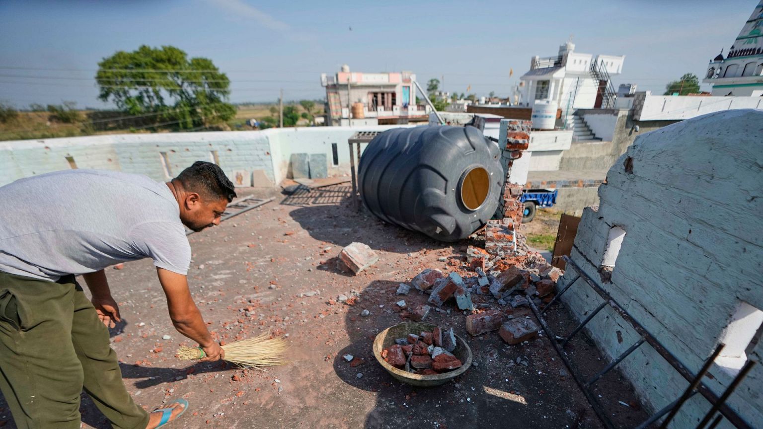 India and Pakistan observe first night of calm following US-brokered ...