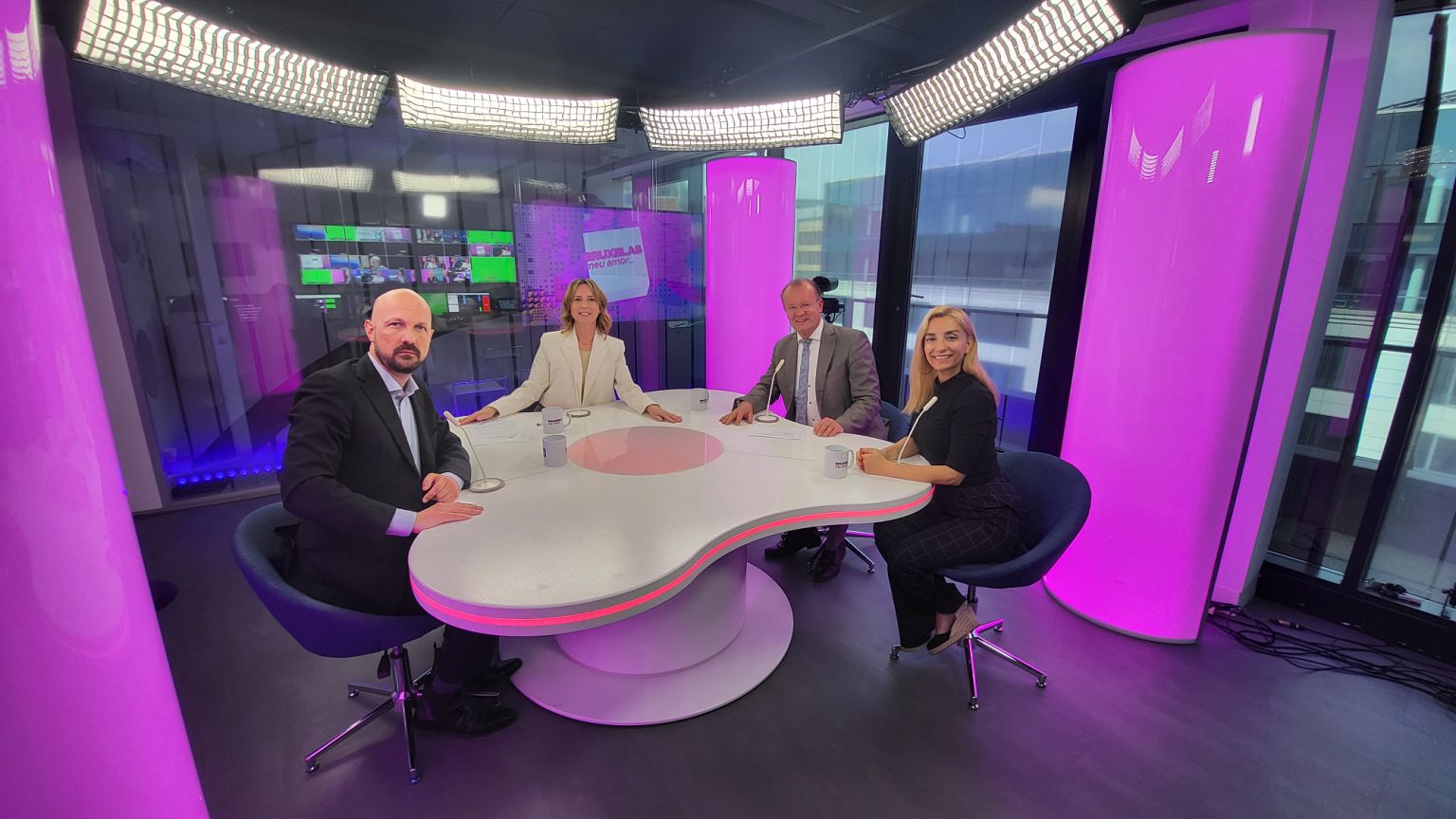 "Brussels, my love?" Gazans 'smash macaroni to make bread' | Euronews