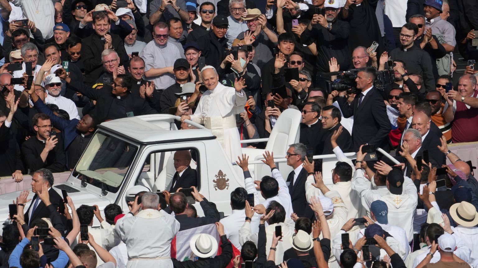 Pope Leo XIV's inaugural Mass at St Peter's Square draws global leaders | Euronews