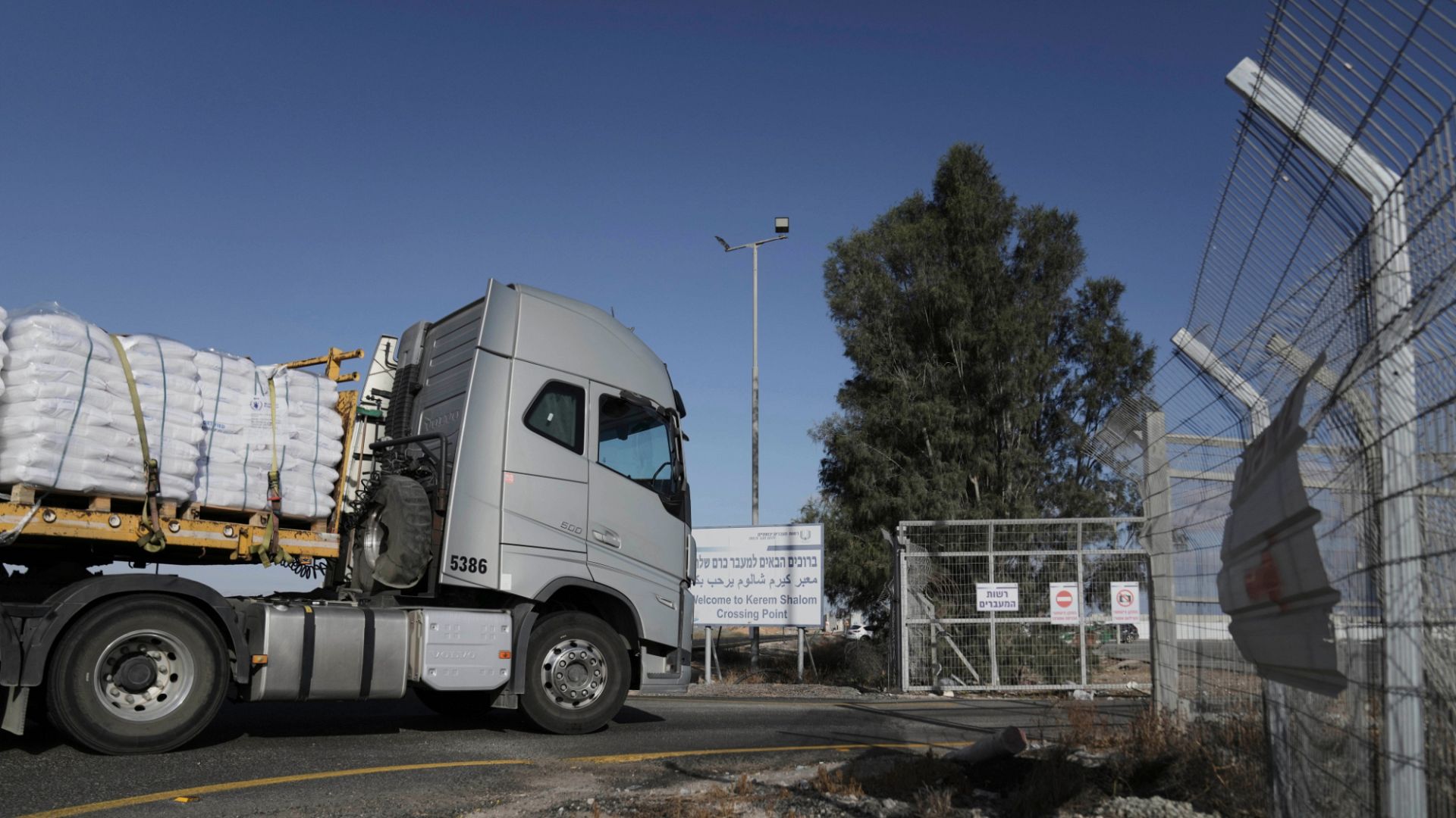 Vídeo. Camiões de ajuda humanitária entram em Gaza enquanto aliados ...