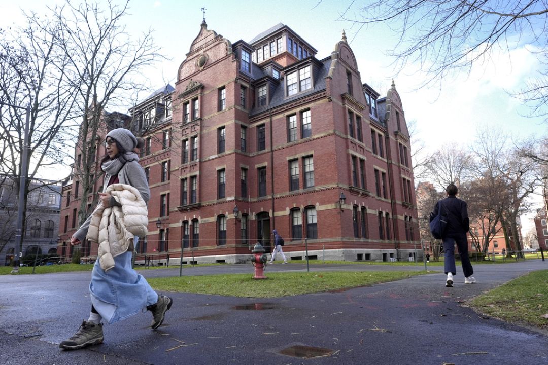 Trump administration bars Harvard from admitting foreign students ...