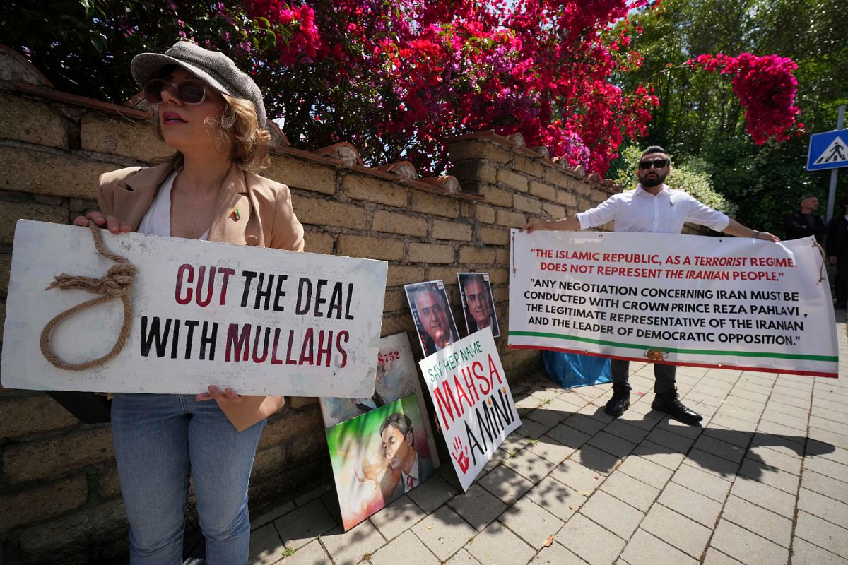 Iran-US nuclear talks made some 'but not conclusive progress,' mediator Oman says | Euronews