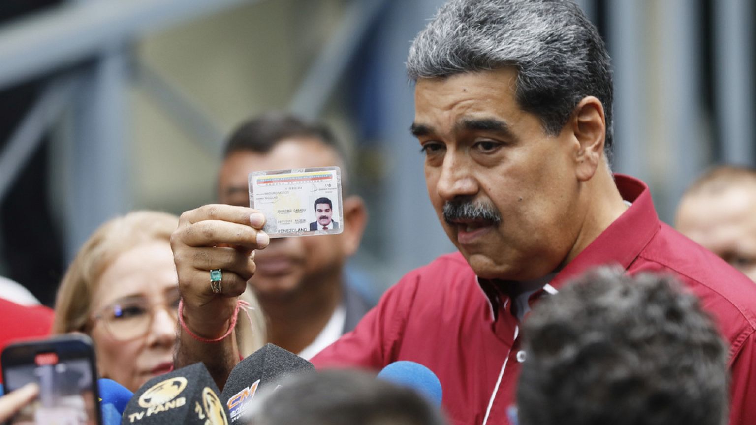 Vitória esmagadora do partido no poder na Venezuela em eleições ...