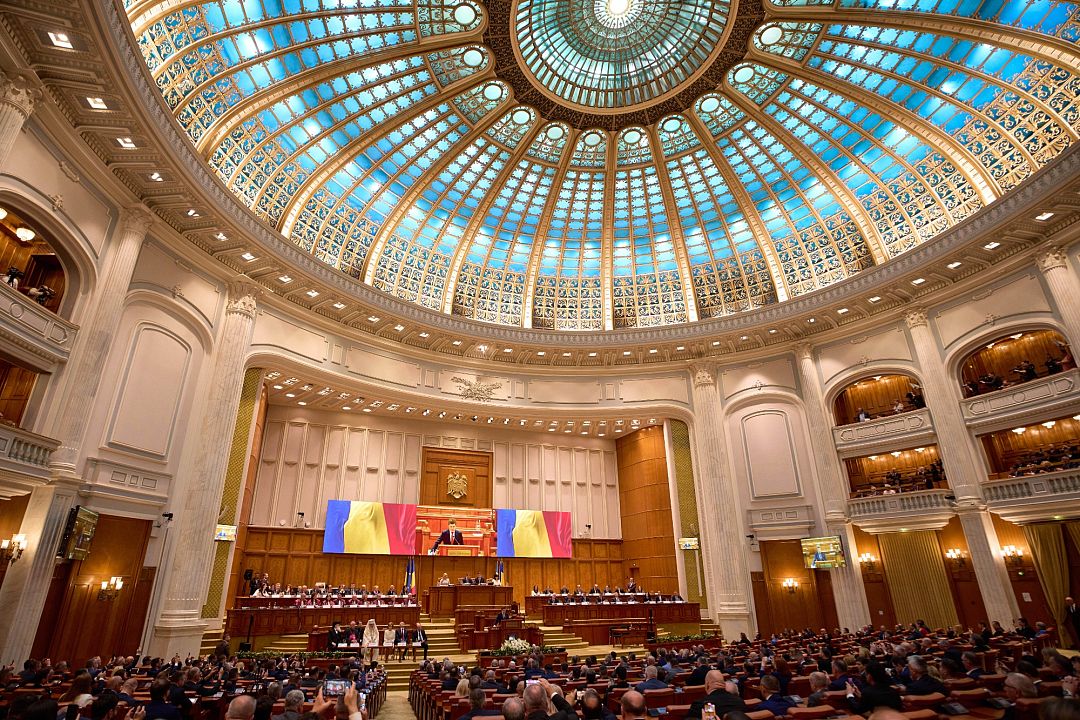 Nicușor Dan sworn in as Romania's president easing country's political ...