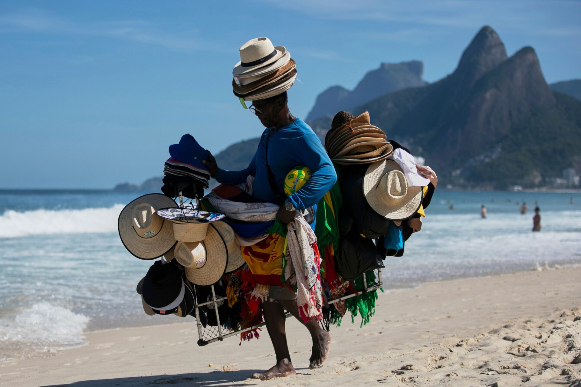 ¿Se acabó la samba en la playa? Río de Janeiro quiere poner freno a la ...