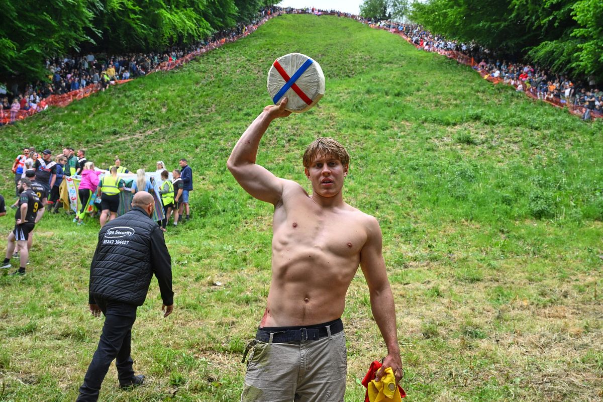 In pictures: Daredevils tumble for glory at Gloucester's annual cheese ...