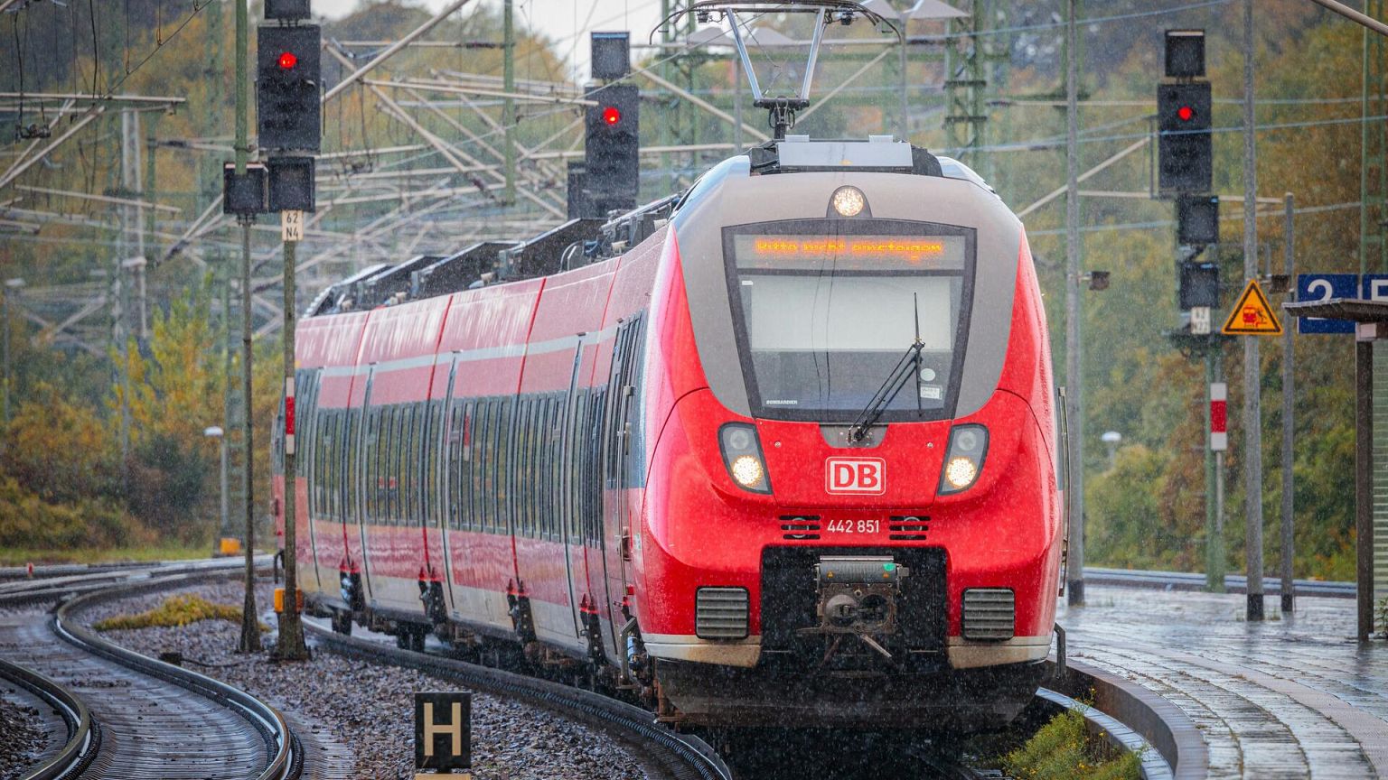 Europe wants seamless international train travel. Deutsche Bahn says it’s getting there | Euronews