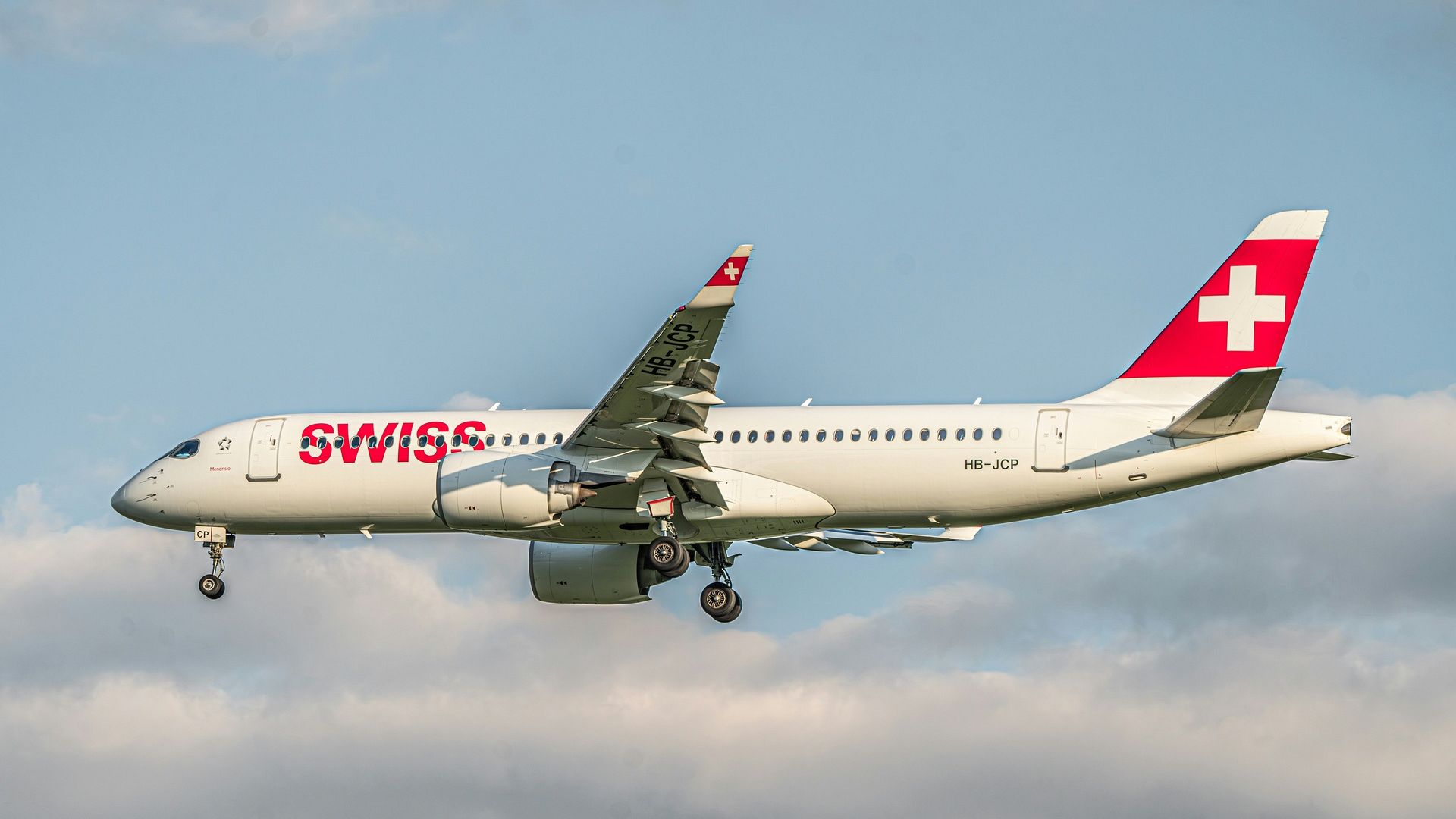 Facing a pilot shortage, Swiss cancels flights. Is this a sign of a ...