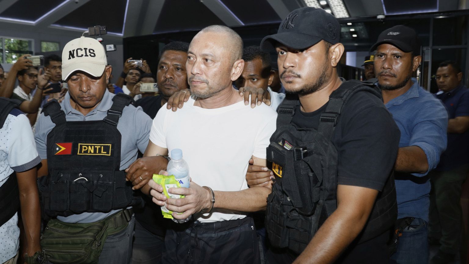 Doğu Timor, Filipinli eski vekili cinayet suçlamasıyla sınır dışı etti ...