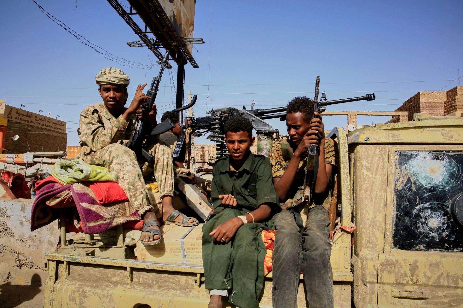 Pelo menos 11 migrantes sudaneses morrem em acidente de viação no ...