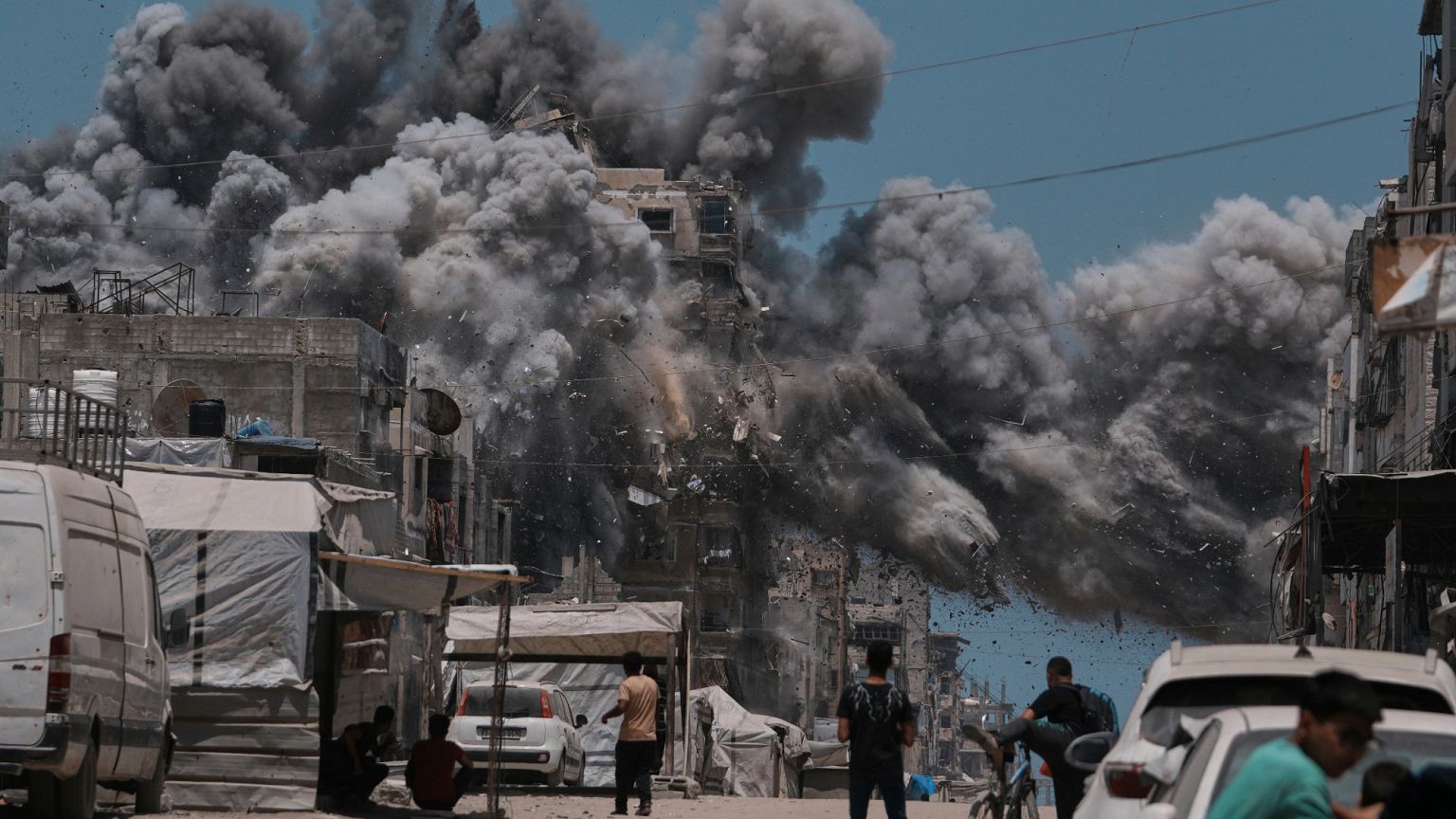 Gaza: l'esercito israeliano avanza, colpiti diversi ospedali | Euronews