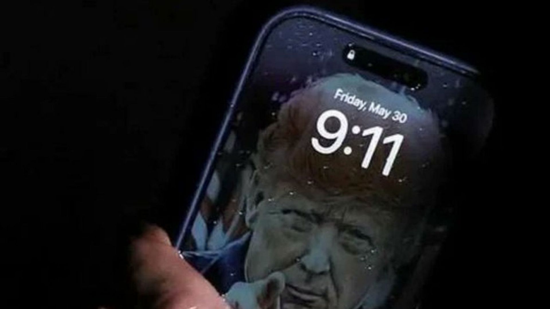 Why is Donald Trump's phone lock screen going viral online? | Euronews