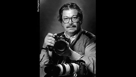 Morreu Eduardo Gageiro, o fotojornalista da Revolução do 25 de Abril ...