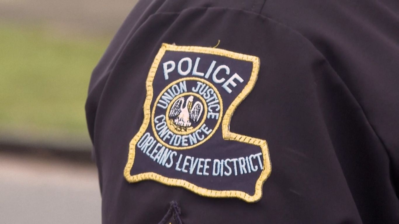 Video. La folla applaude alla fumata bianca che annuncia il nuovo Papa ...