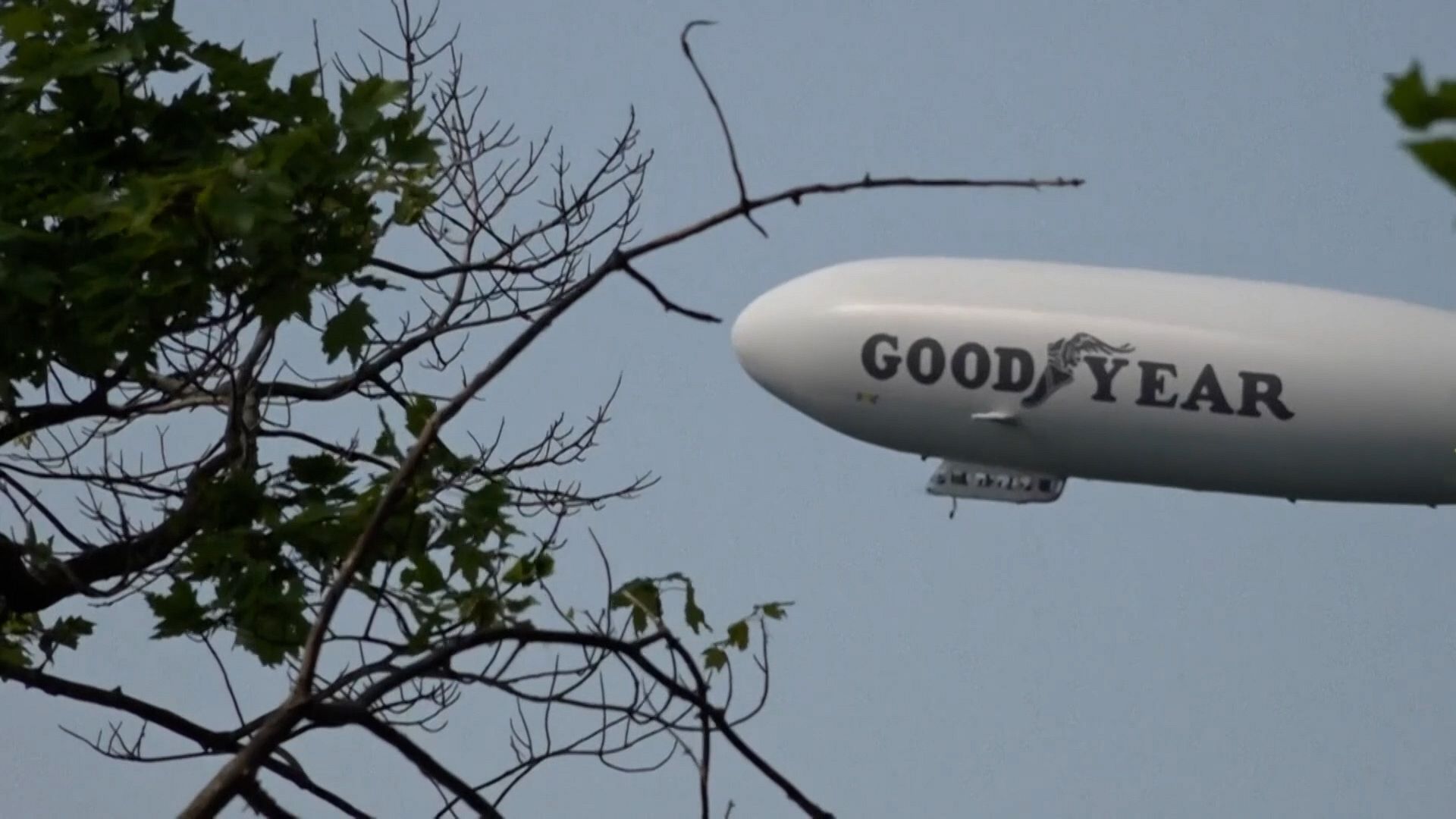 Vídeo. El tributo a los dirigibles Goodyear un siglo después del primer ...