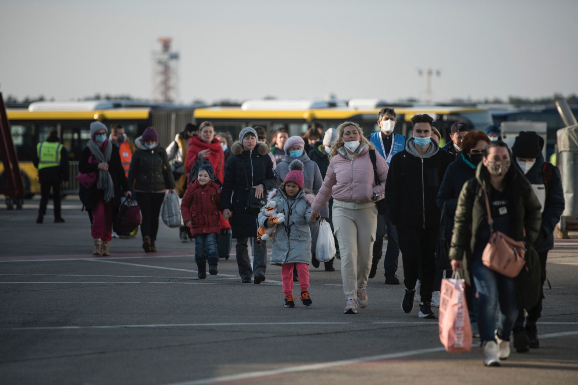 Kyiv will not force Ukrainian refugees to come back home — but it hopes ...