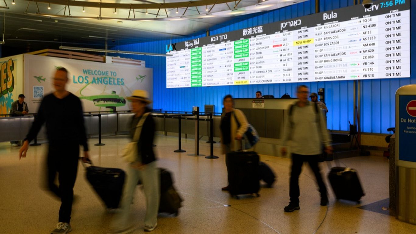 Video. Breathtaking aerial footage shows Italy's 'floating' cycle path ...