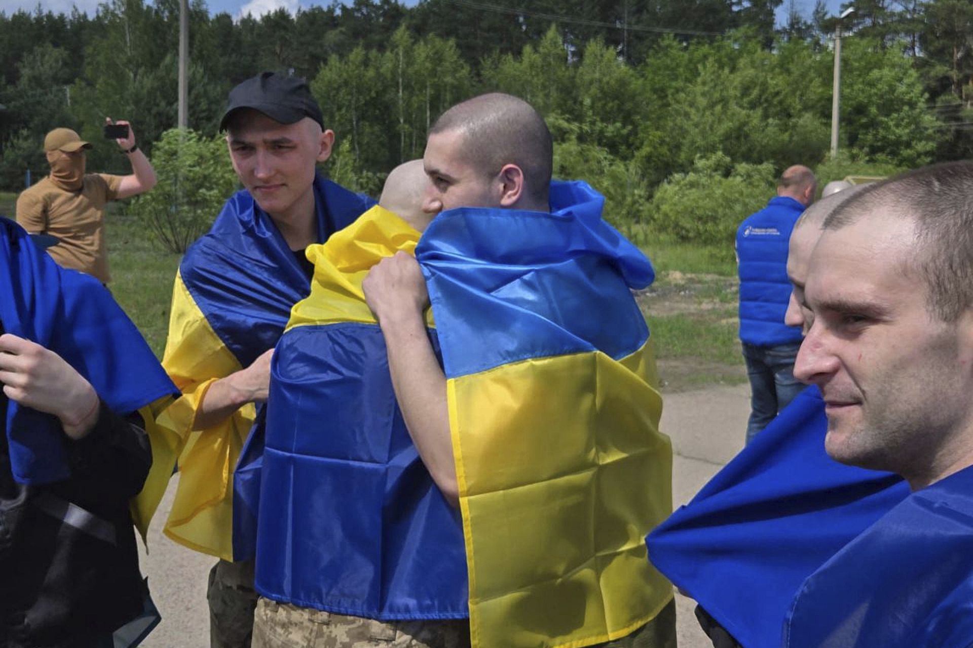 Ukraine and Russia commence new prisoner of war exchange | Euronews