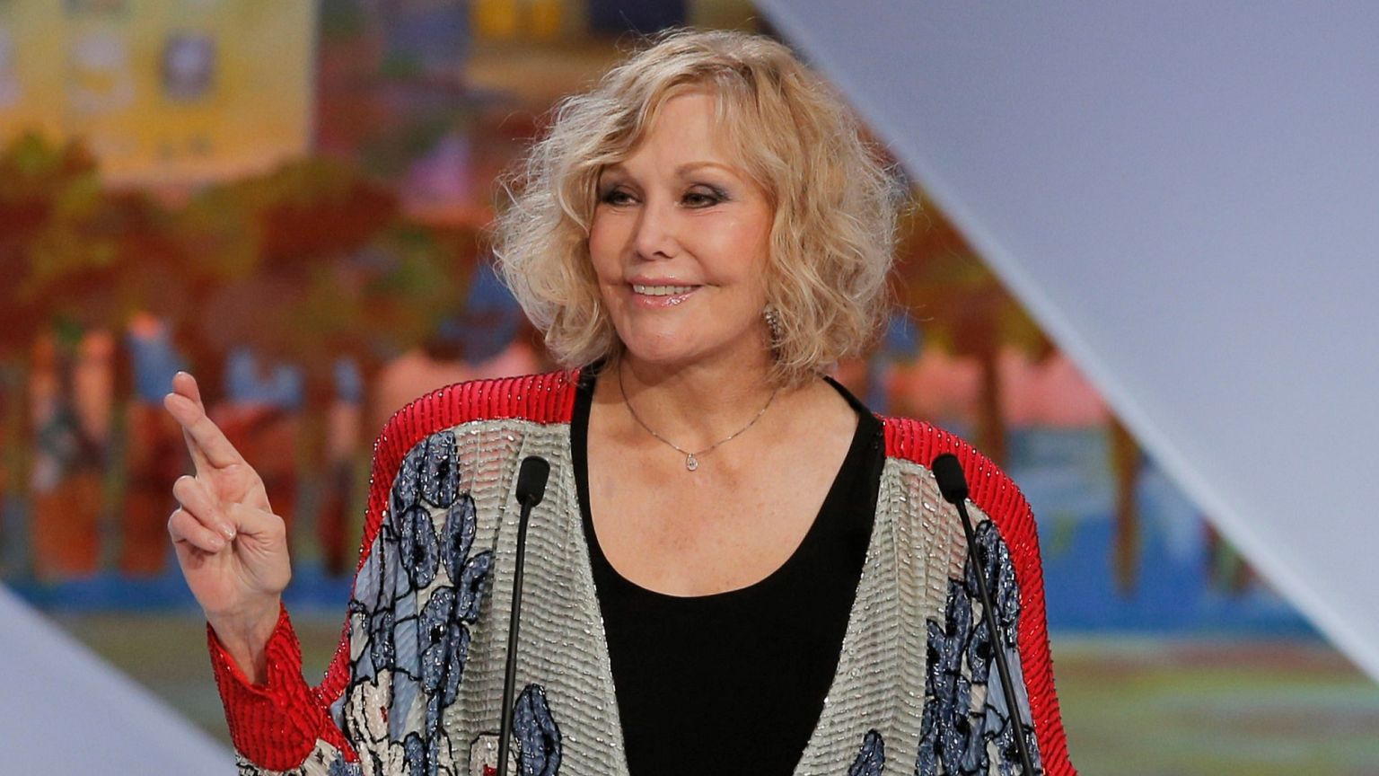 Kim Novak, a heroína de Hitchcock, será galardoada com o Leão de Ouro ...