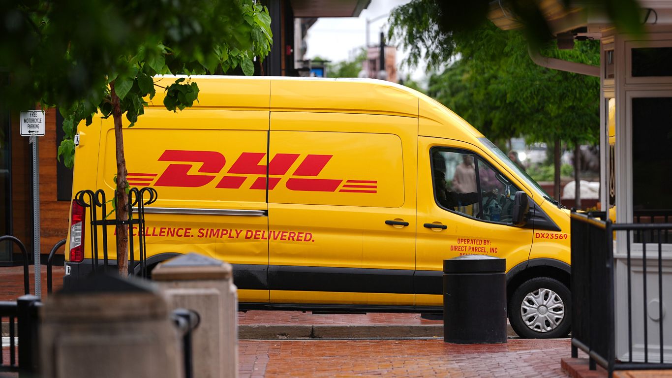 Merger between DHL and Evri probed by UK’s competition watchdog | Euronews