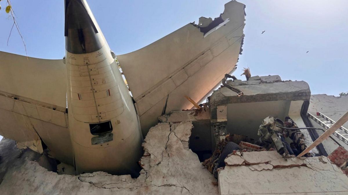 Air India kazasında tek kurtulan yolcu 11A'da oturuyordu: En güvenli koltuk bu mu? | Euronews