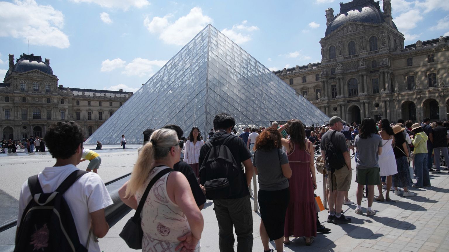 Paris Louvre closure leaves thousands waiting as officials hold ...