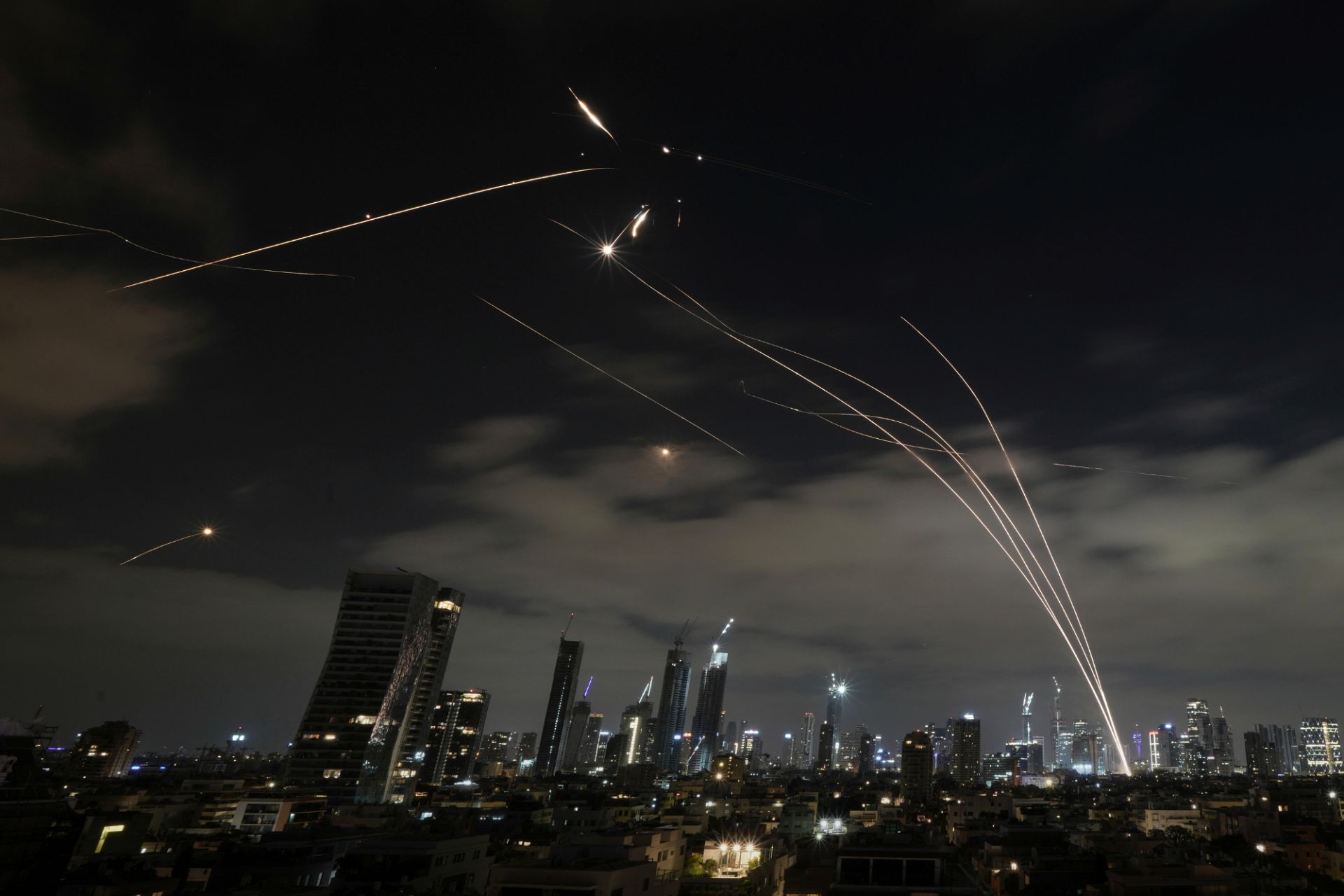 L'arsenal iranien contre les défenses aériennes d'Israël : ce qu'il ...