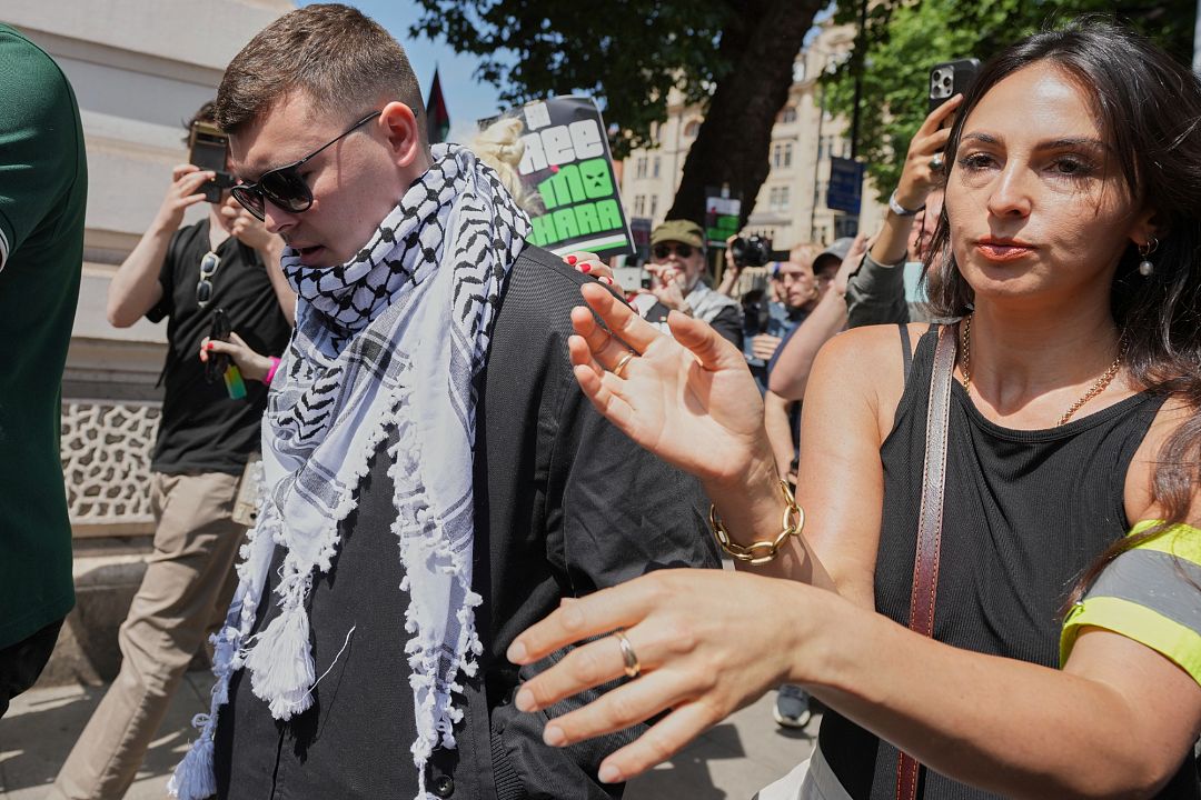 Kneecap rapper Liam Óg Ó hAnnaidh bailed over terror charge in London ...