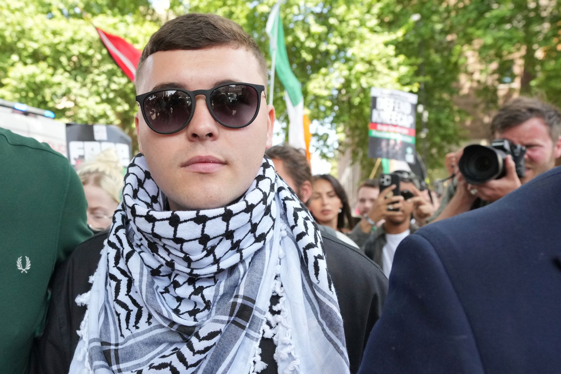 Kneecap rapper Liam Óg Ó hAnnaidh bailed over terror charge in London ...