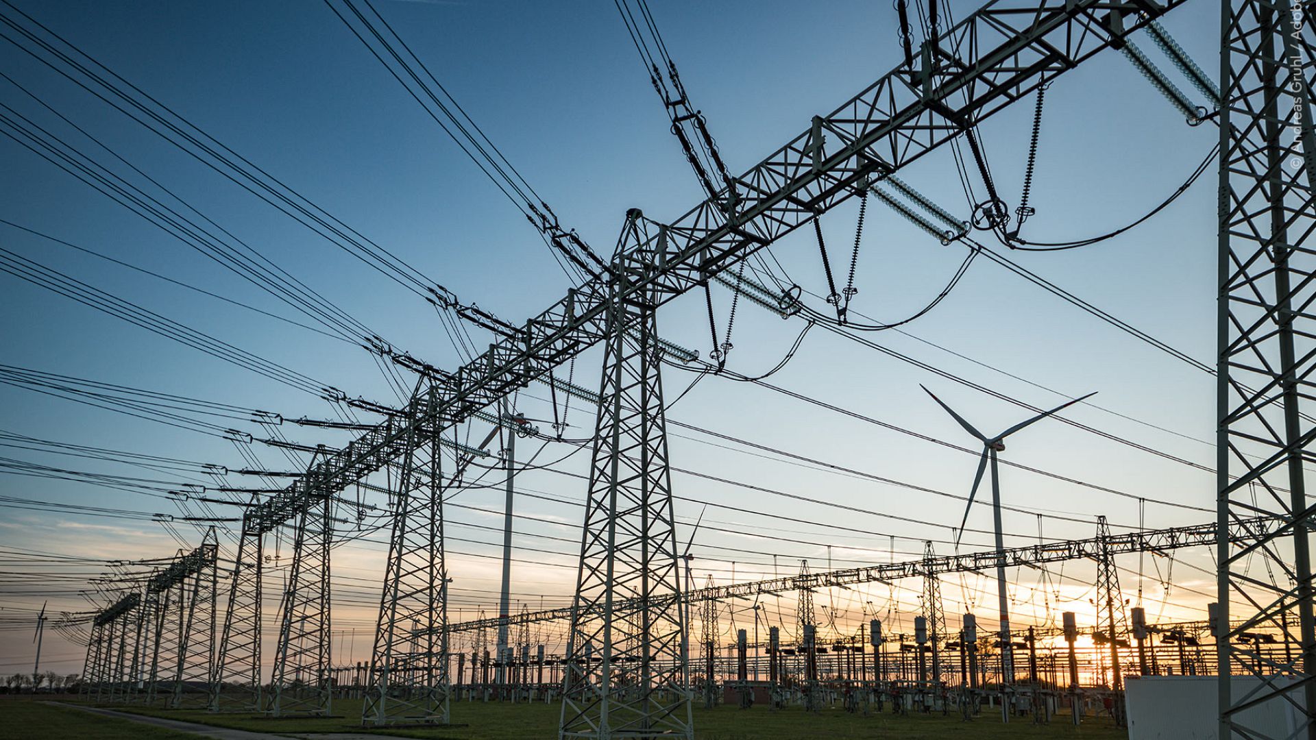 Eurodeputados pedem plano urgente para reforçar a rede elétrica ...