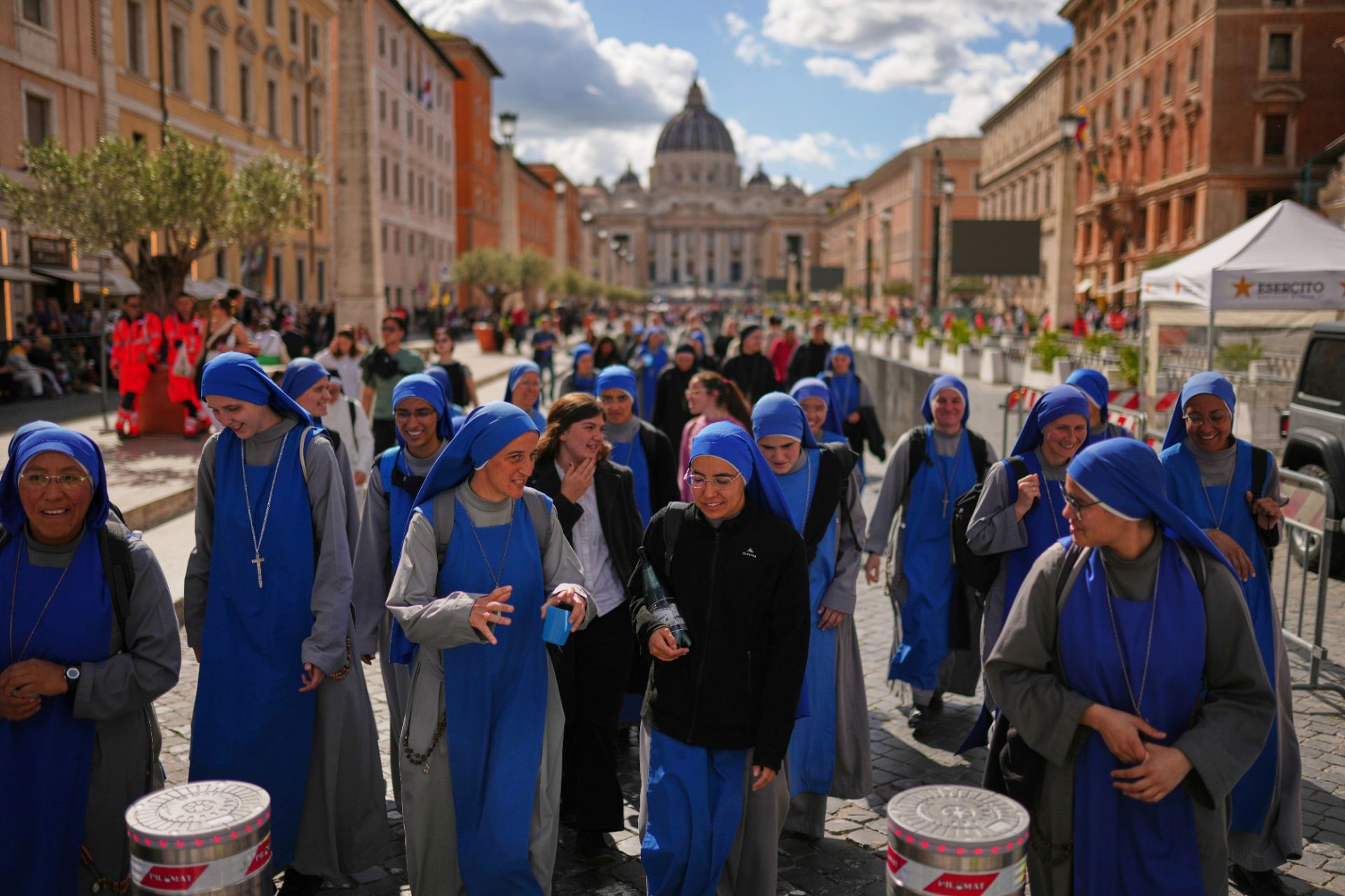 Menos peregrinos e tarifas em queda: o esperado boom turístico do ...