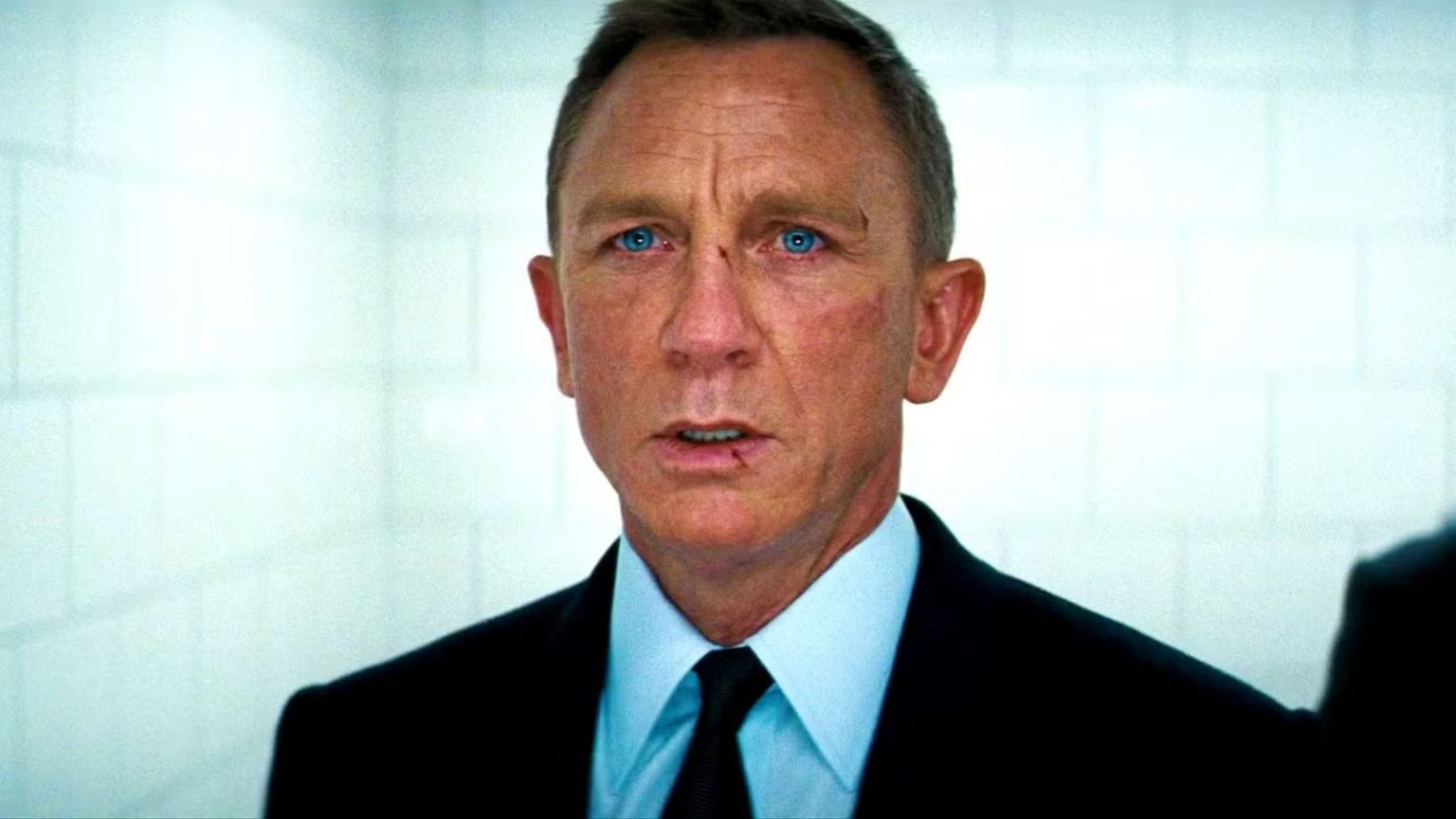 James Bond in danger: Why is 007 under threat from a property tycoon ...