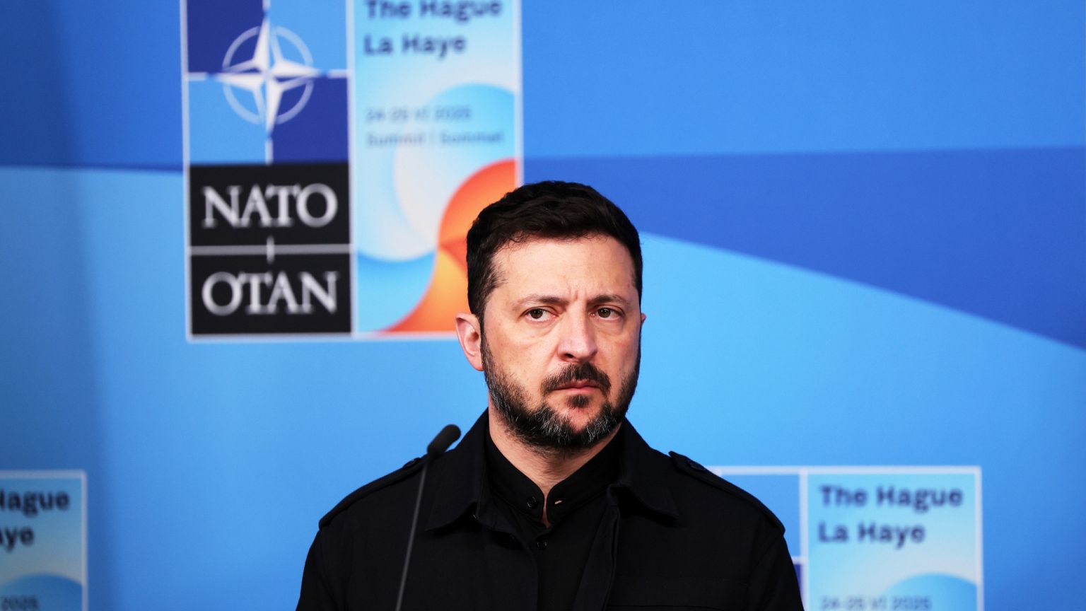Come è cambiato lo stile di Zelensky: l'abito buono al vertice Nato non è servito all'Ucraina ...