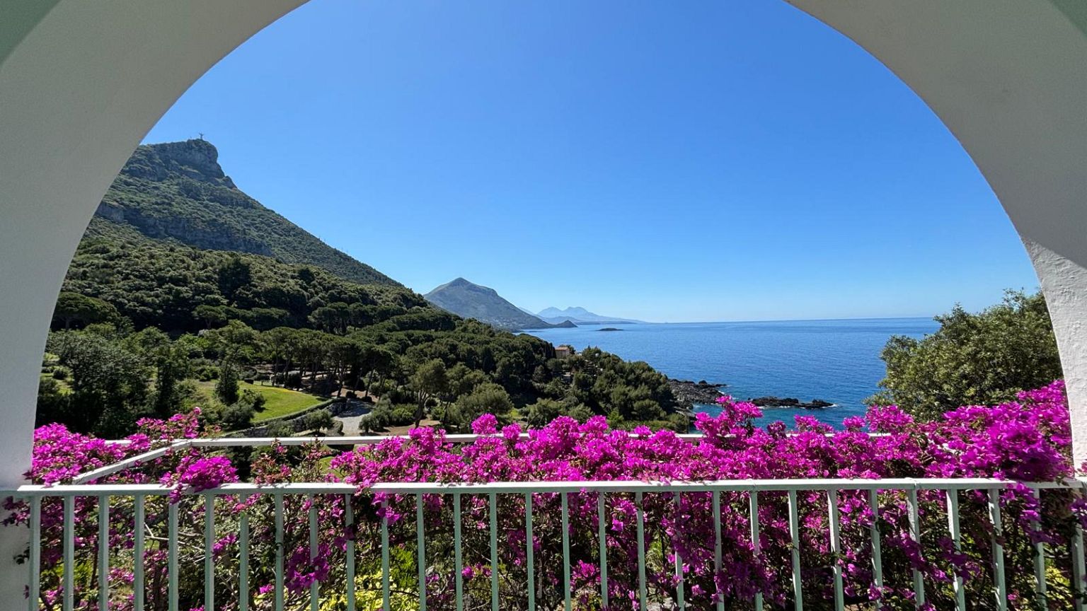 Esta costa italiana tiene toda la belleza de la Costa Amalfitana y nada ...