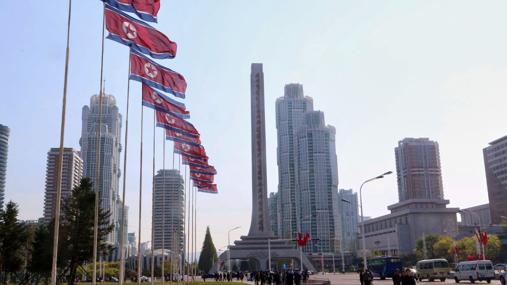 Sei cittadini statunitensi arrestati per aver cercato di inviare riso e bibbie in Corea del Nord ...