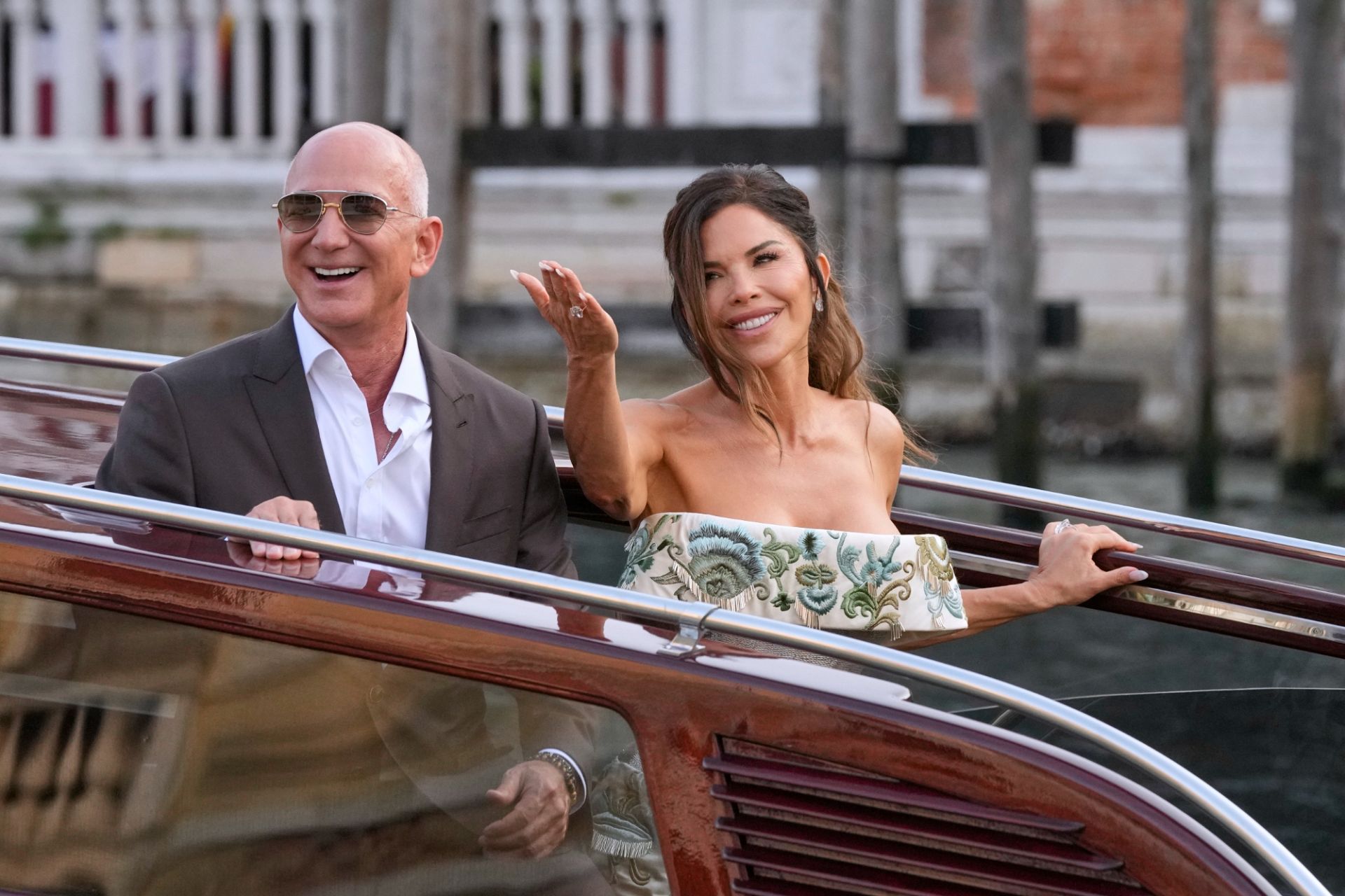 Jeff Bezos and Lauren Sánchez’s Venice wedding in pictures and numbers ...